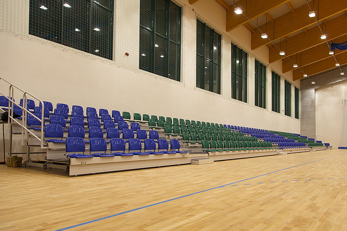 RETRACTABLE SPECTATOR STAND - TELESCOPIC STAND